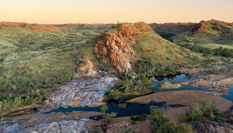 Pilbara palette - Outback Magazine : R.M. Williams